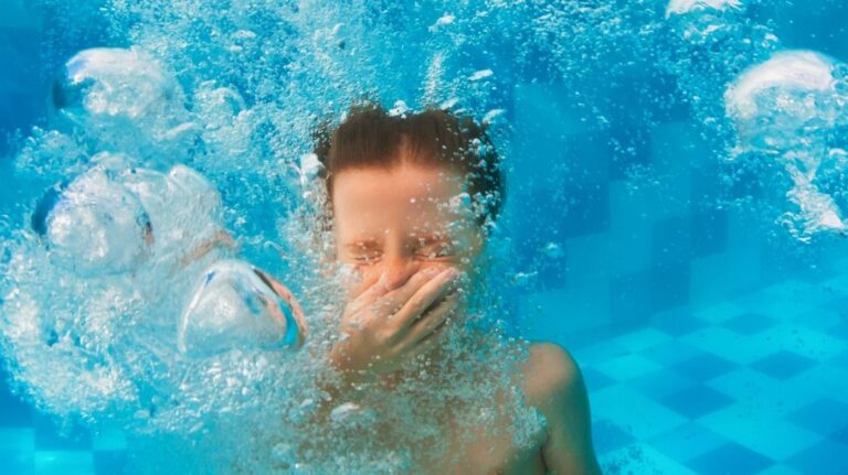 How to Stop Chlorine from Irritating Skin - LISS Cardio: Low-Intensity ...